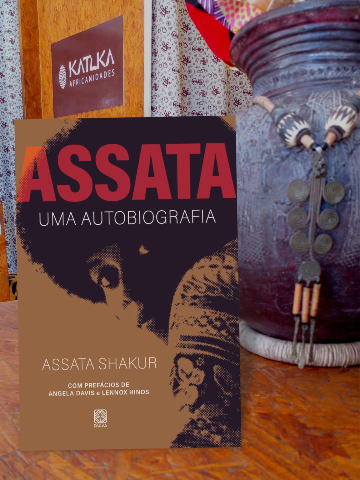 Assata: Uma Autobiografia – Assata Shakur – Katuka